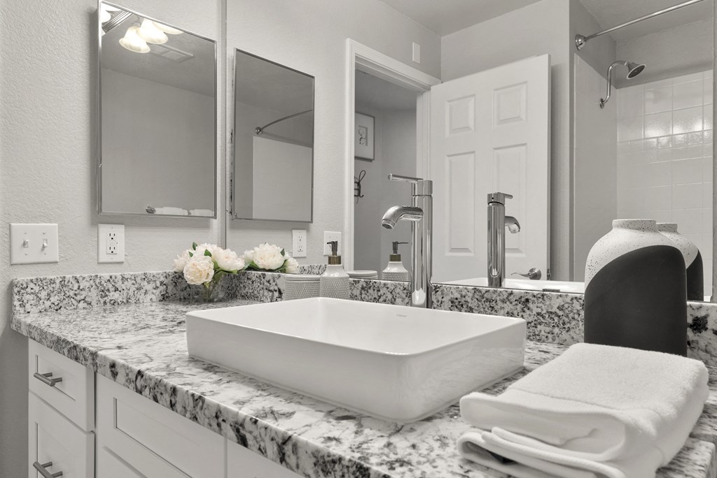 Vaseo Apartments, 16220 N. 7th St, Phoenix, AZ - RentCafe