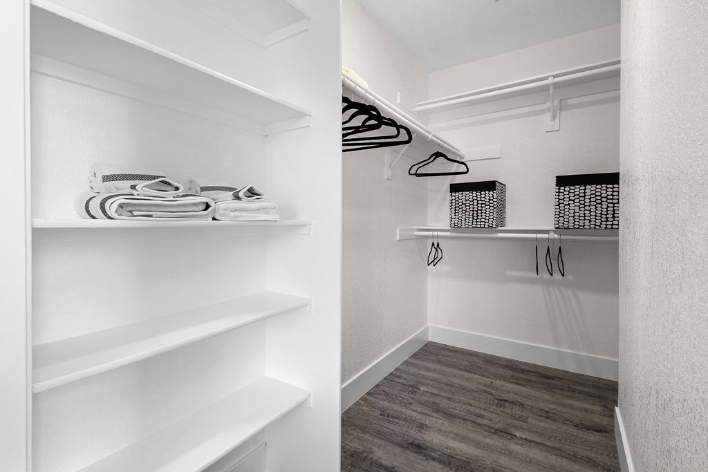 Estancia At Mission Grove Apartments, 7871 South Mission Grove Pkwy ...