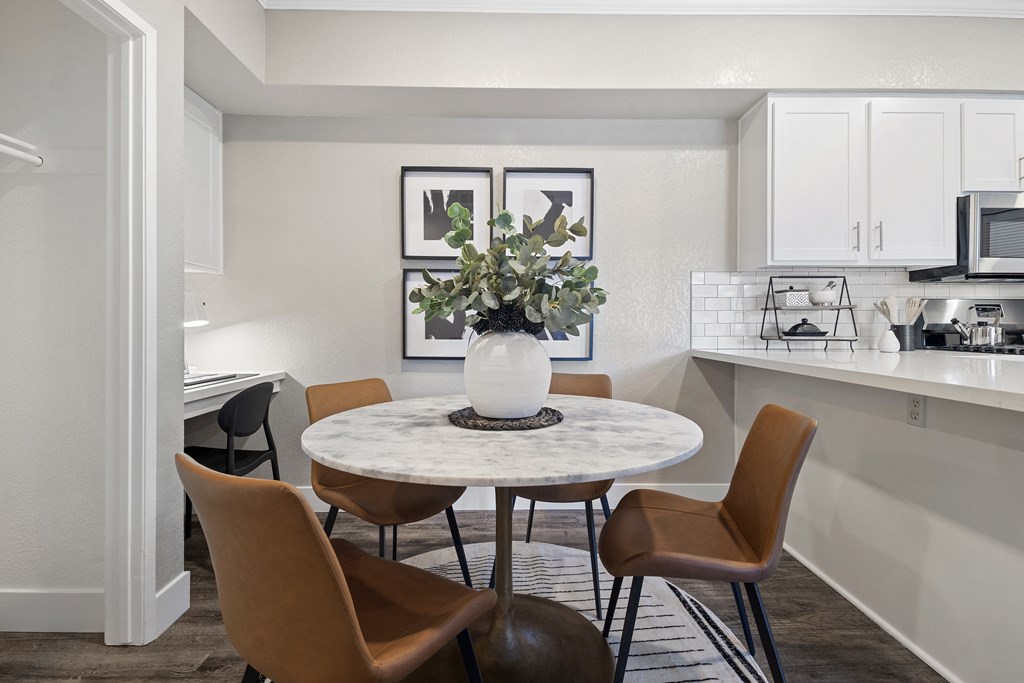 Estancia At Mission Grove Apartments, 7871 South Mission Grove Pkwy ...