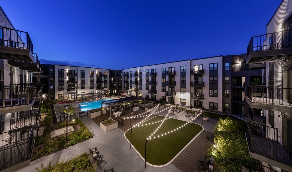 Lucca Fox Valley Apartments, 3955 Fox Valley Center Drive, Aurora, IL ...