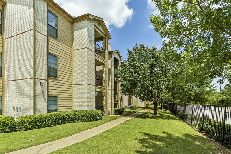 Windsong Apartments, 1600 Cooks Ln, Fort Worth, TX - RentCafe