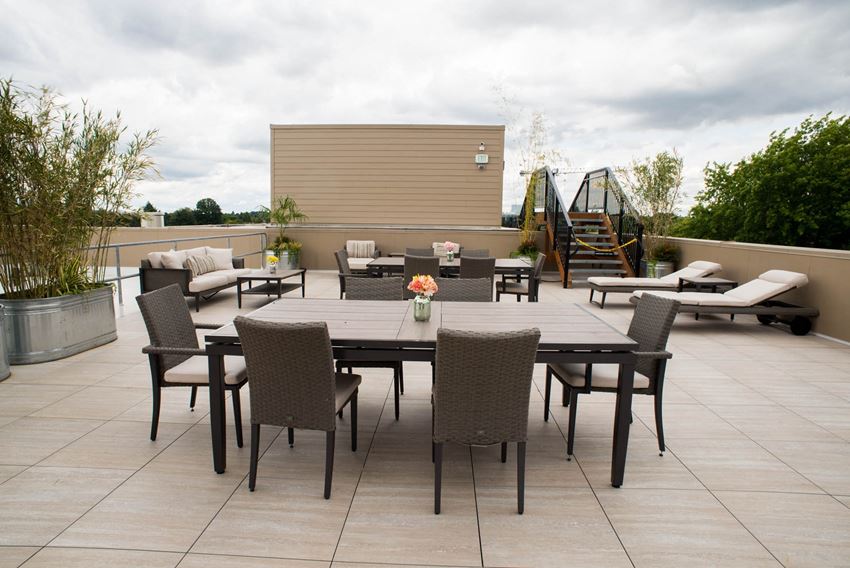 Quinten Tower Apartments, 1950 NE Everett St, Portland, OR - RentCafe