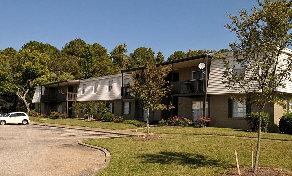 Spring Lake Cove Apartments, 600 Earline Cr., Birmingham, AL - RentCafe
