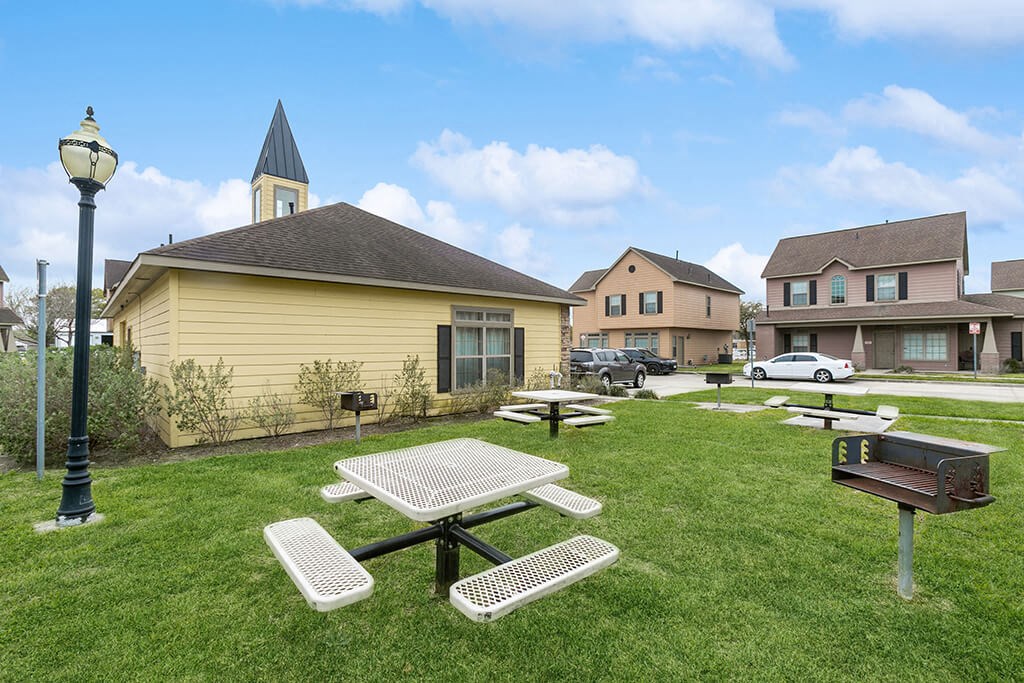 Sterling Green Village & Sheldon Ranch Apartments, 15255 Ferness Ln ...