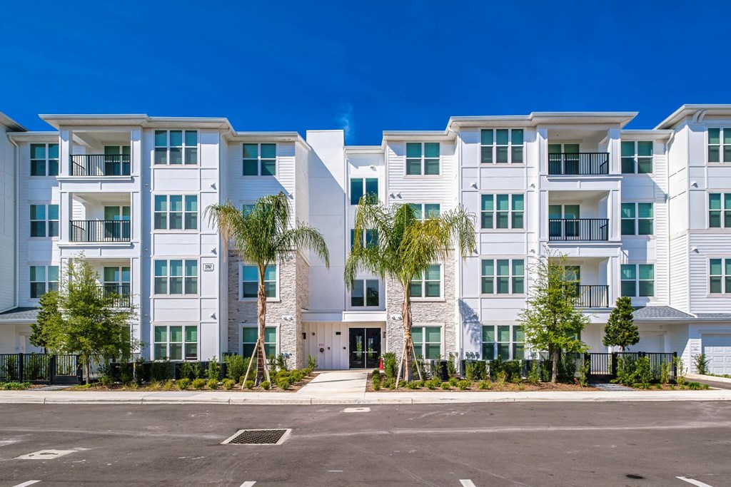 Altis Grand Twin Lakes Apartments, 201 Royal Tupper Terrace, Kissimmee ...