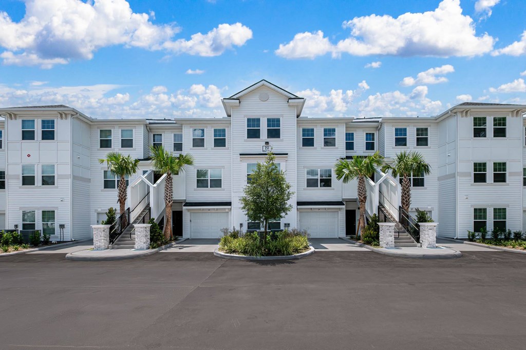 Altis Grand Twin Lakes Apartments, 201 Royal Tupper Terrace, Kissimmee ...
