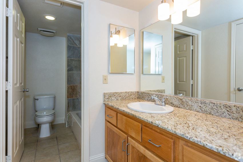 OAKSHADE COMMONS APARTMENTS, 2120 Cowell Blvd., Davis, CA - RENTCafé