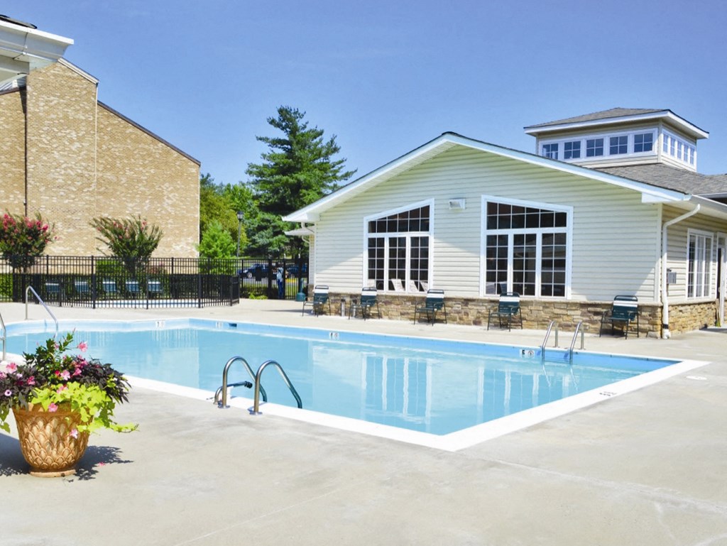 The Apartments At Elmwood Terrace, 1420 Key Parkway, Frederick, MD ...