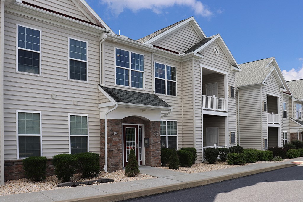 High Pointe Overlook Apartments, 1500 High Pointe Drive, Harrisburg, PA ...