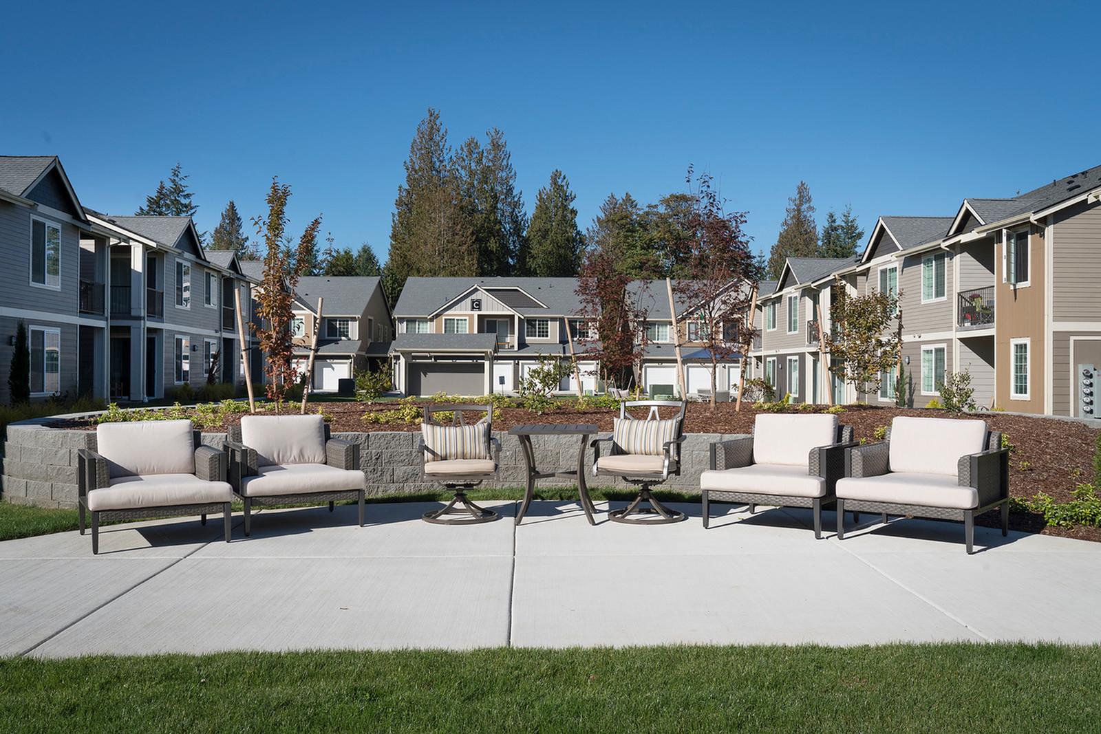 5100 Summit | Apartments in Tacoma, WA