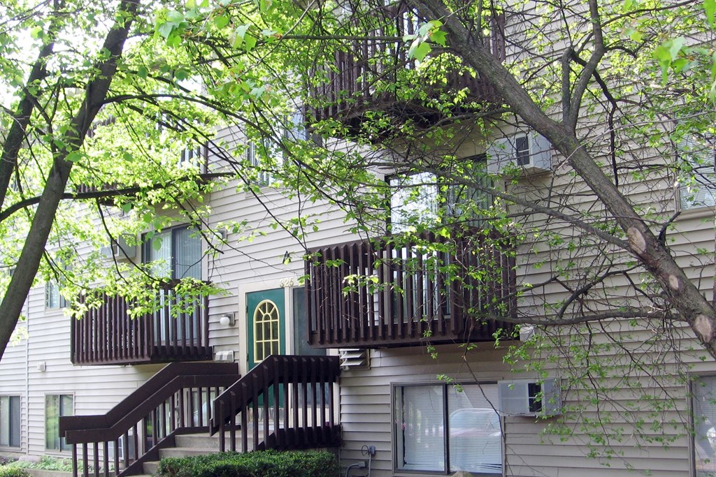 WALNUT MEADOWS Apartments, 321 S Erie Street, #105, Three Rivers, MI ...