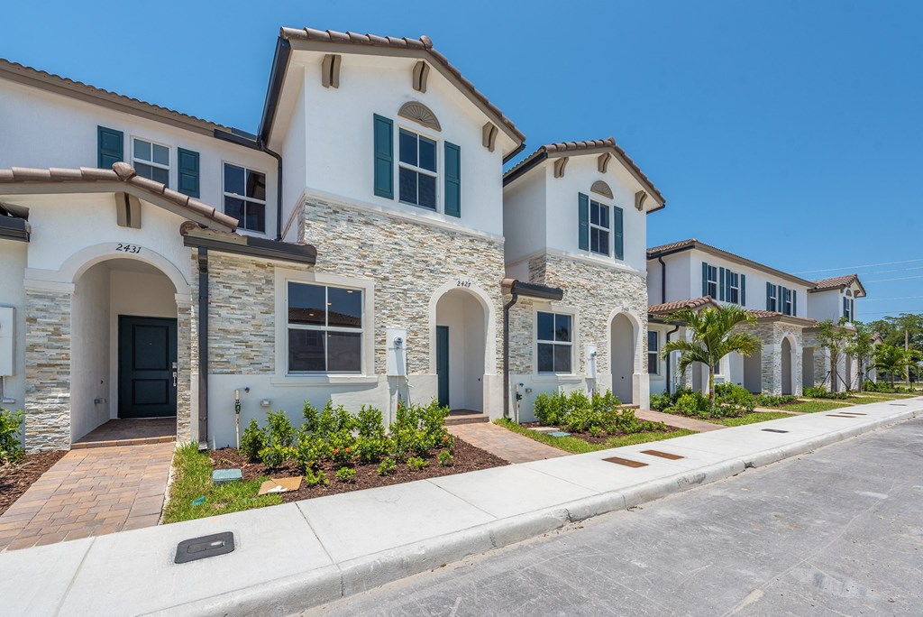 Westview South Apartments, NW 24th Ave and NW 119th St., Miami, FL ...