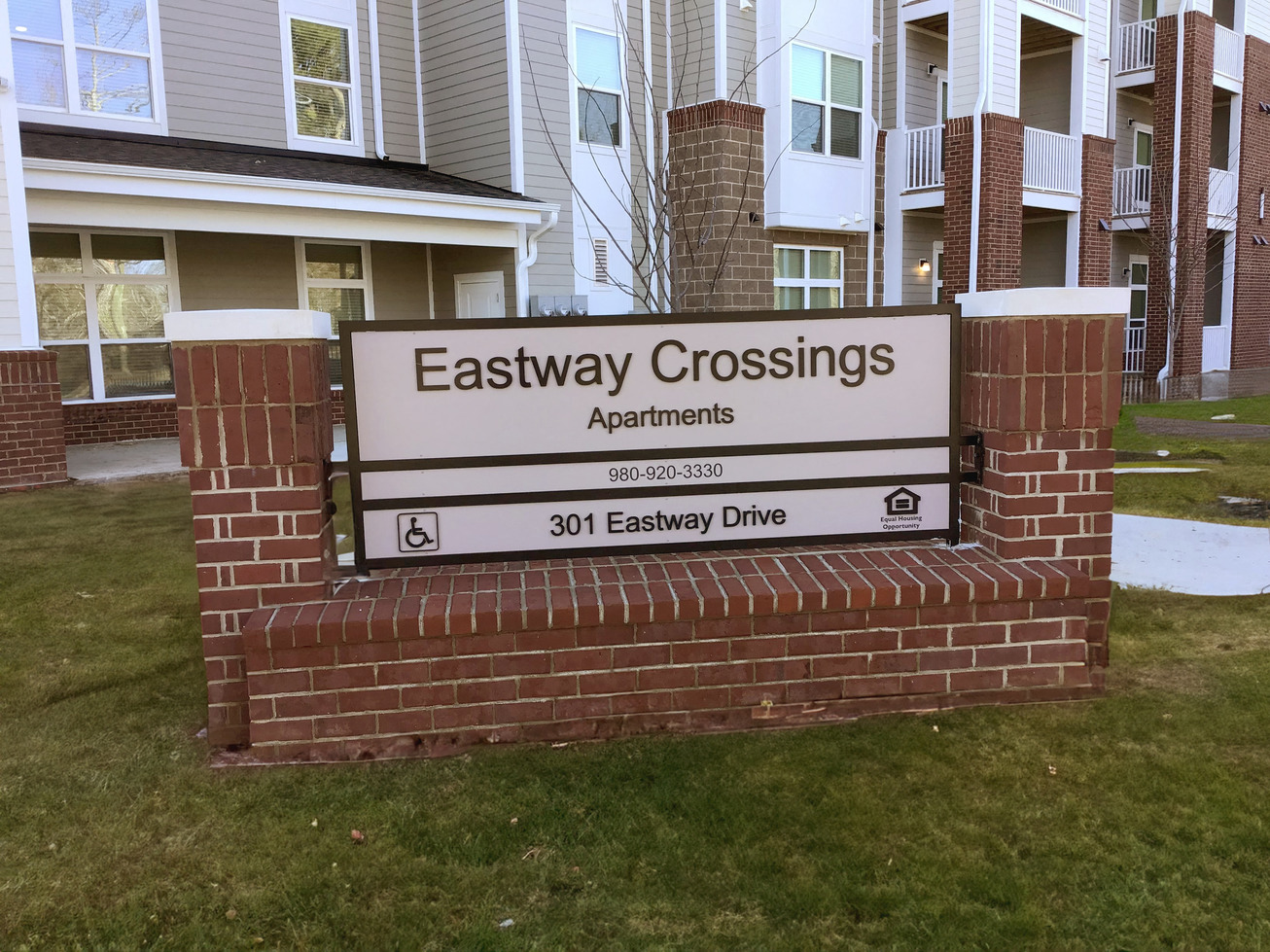 Eastway Crossings Apartments, 301 Eastway Drive, Charlotte, NC - RentCafe