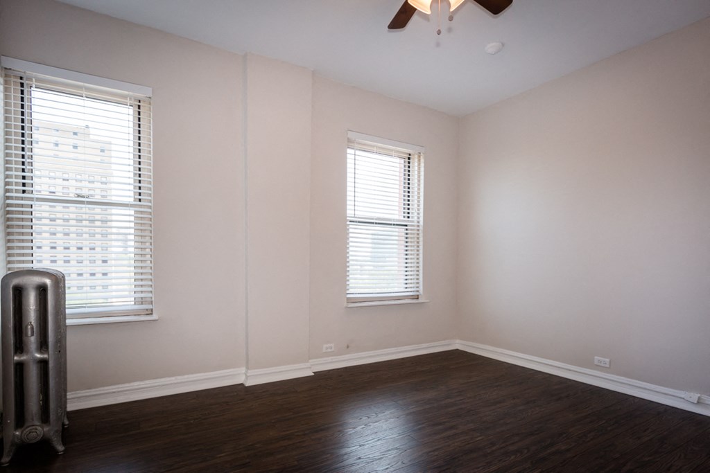 Ivy At Carlson Apartments, 1401 E Hyde Park Blvd, Chicago, IL - RentCafe