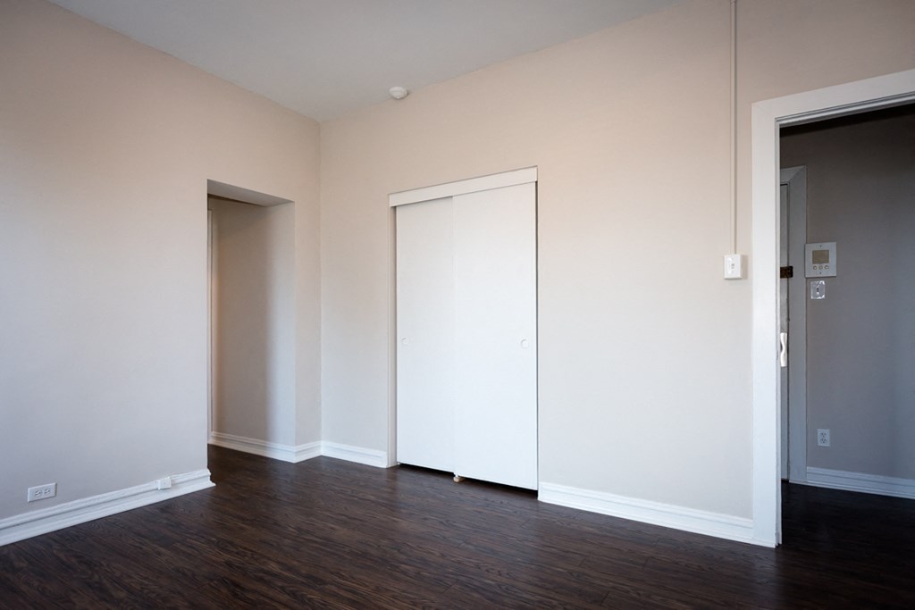 Ivy At Carlson Apartments, 1401 E Hyde Park Blvd, Chicago, IL - RentCafe