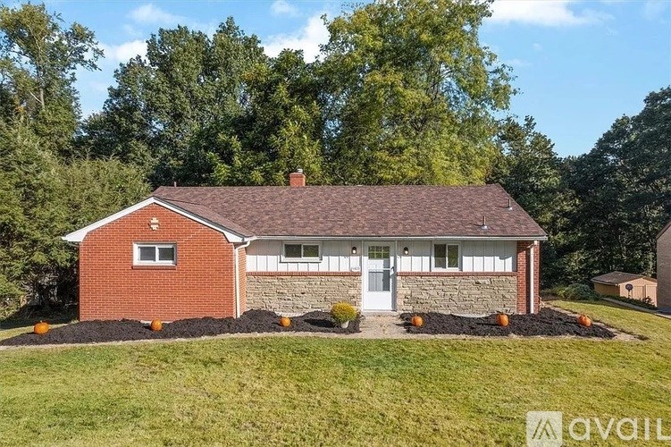 1423 Lakeside Drive - Allison Park, PA