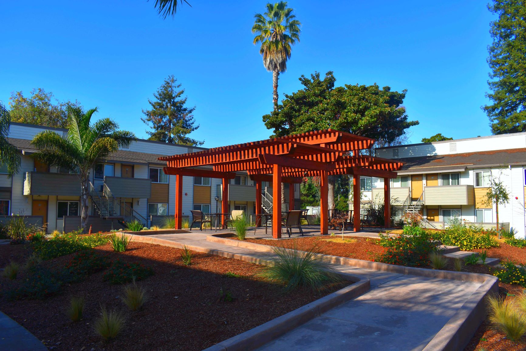 Sunnyvale Town Center | Apartments in Sunnyvale, CA