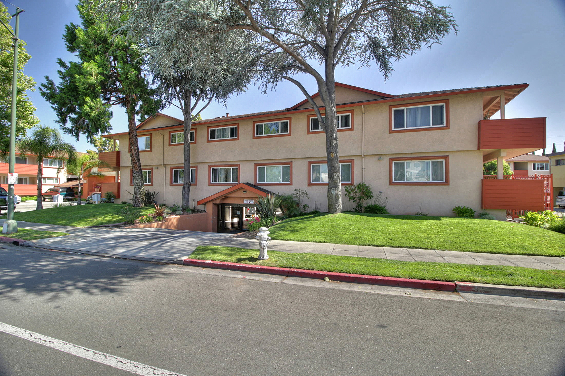 Californian | Apartments in Mountain View, CA