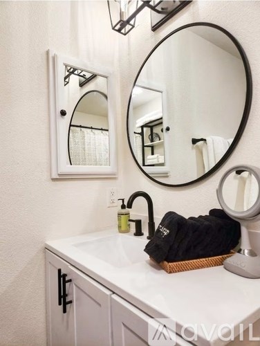 1915 East Spruce Street, Unit B - Seattle, WA