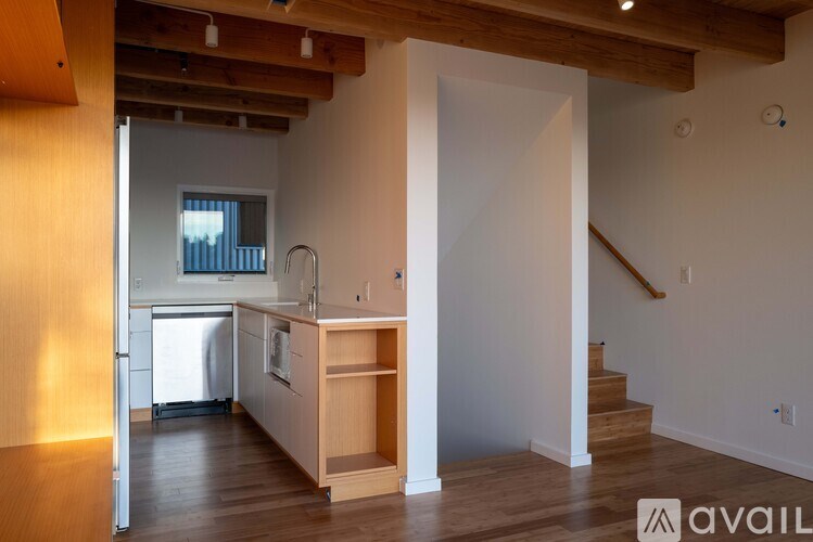 2950 Fairview Avenue East, Unit D Upper Floors - Seattle, WA