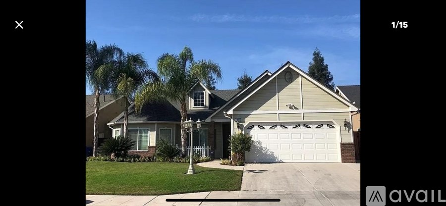 7827 North Backer Avenue - Fresno, CA
