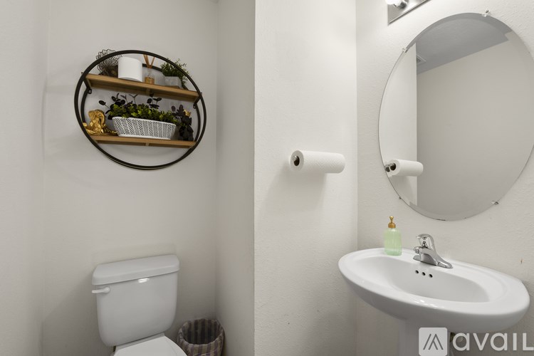 8704 Lake George Cir W - Macclenny, FL