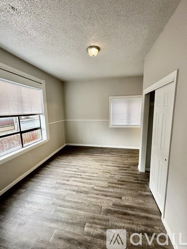 947 E Augusta Ave - Spokane, WA