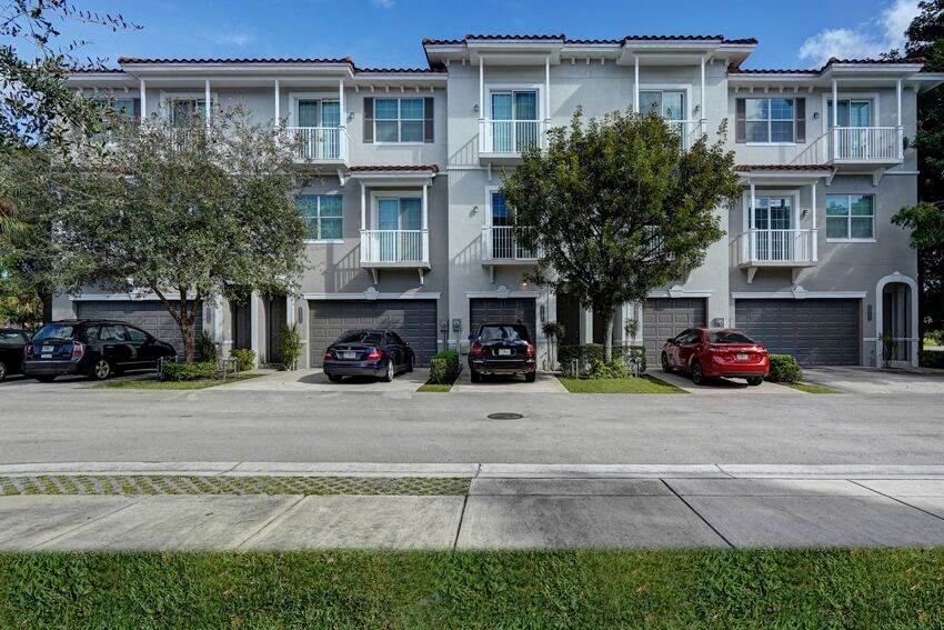 Midtown Delray Apartments, 2200 Bloods Grove Circle, Delray Beach, FL ...