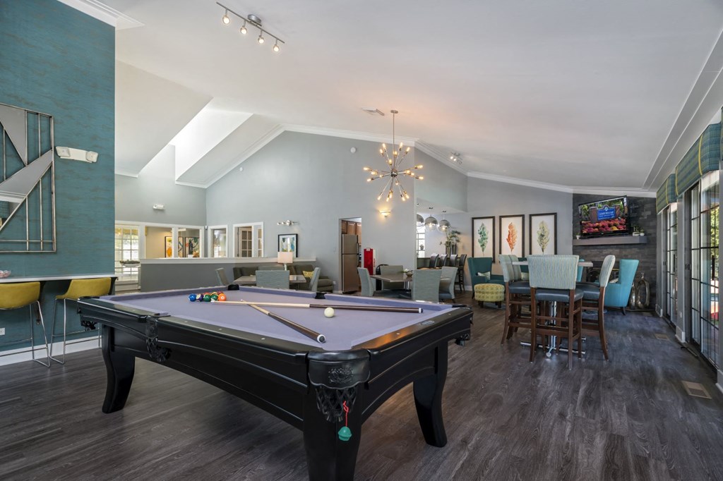 Clover Ridge East Apartments, 1445 E Evergreen Dr, Palatine, IL - RentCafe