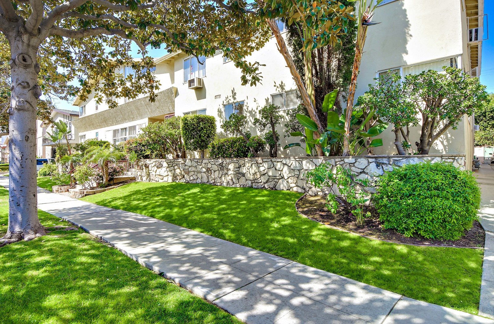 Doheny Drive | Apartments in Beverly Hills, CA