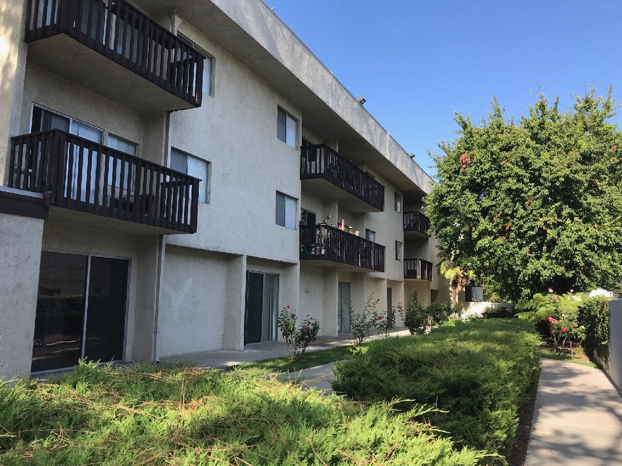 Reseda Manor Apartments, 7725 Reseda Blvd, Reseda, CA - RentCafe