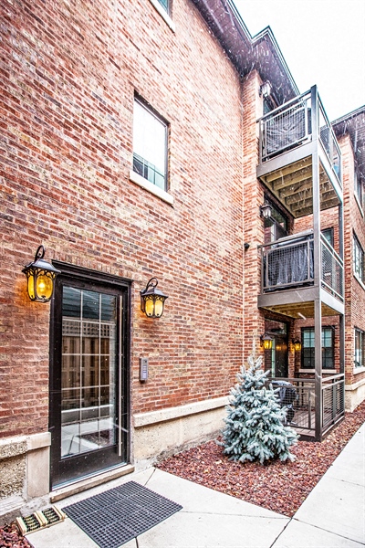 2141-45 W. Fletcher St Apartments, 2141 W Fletcher St, Chicago, IL ...