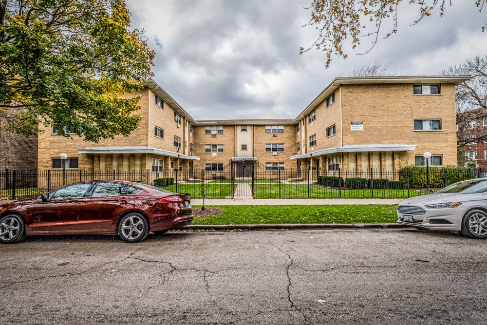 4 Bedroom Apartments Chicago