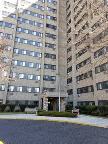 Harbor Towers Apartments, 60 Hanover Street, Meriden, CT - RentCafe