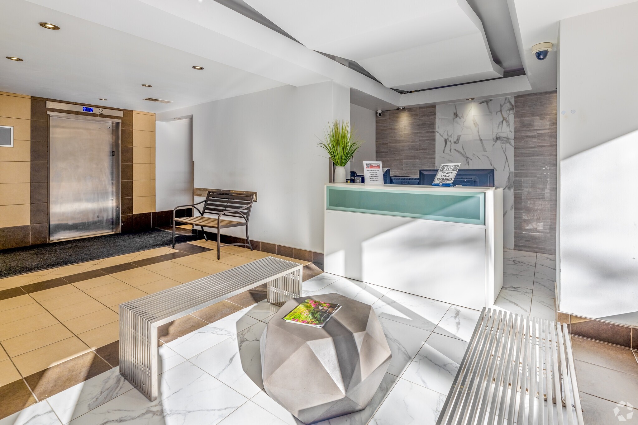 200 Roehampton Apartments, 200 Roehampton Avenue, Toronto, ON - RentCafe