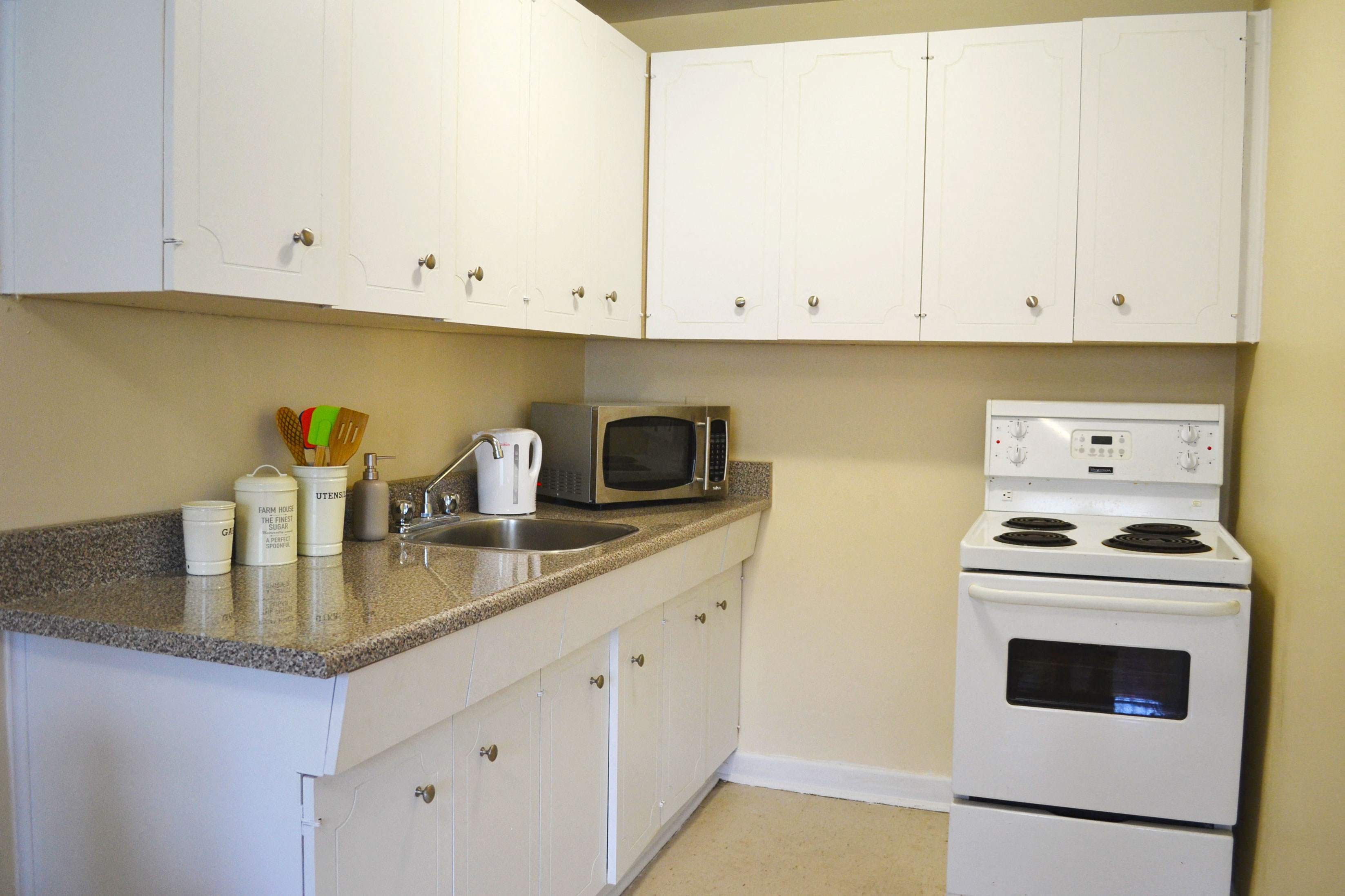 200 Roehampton Apartments, 200 Roehampton Avenue, Toronto, ON - RentCafe