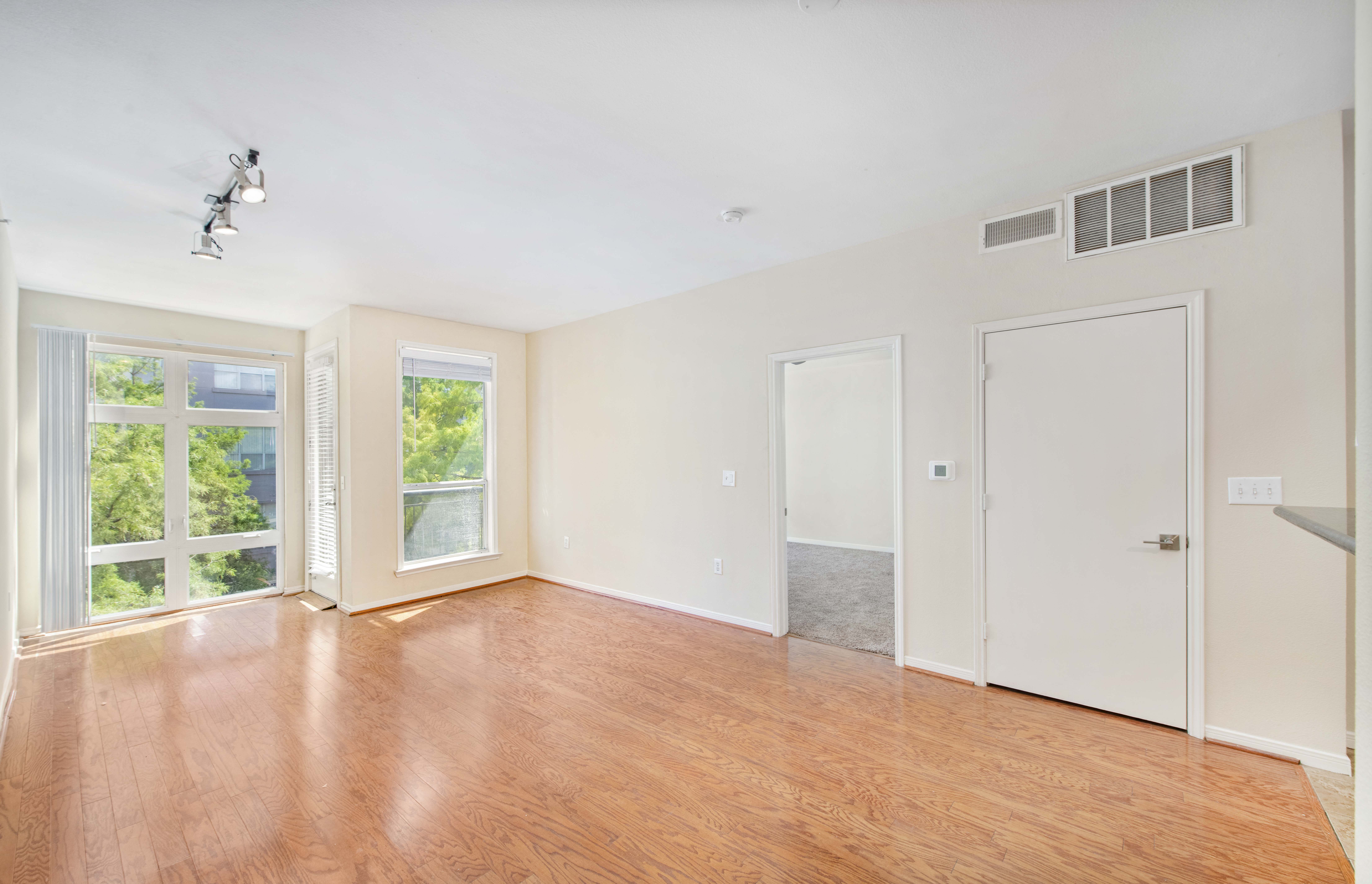 MAA Midtown Square Apartments, 302 Gray Street, Houston, TX - RentCafe