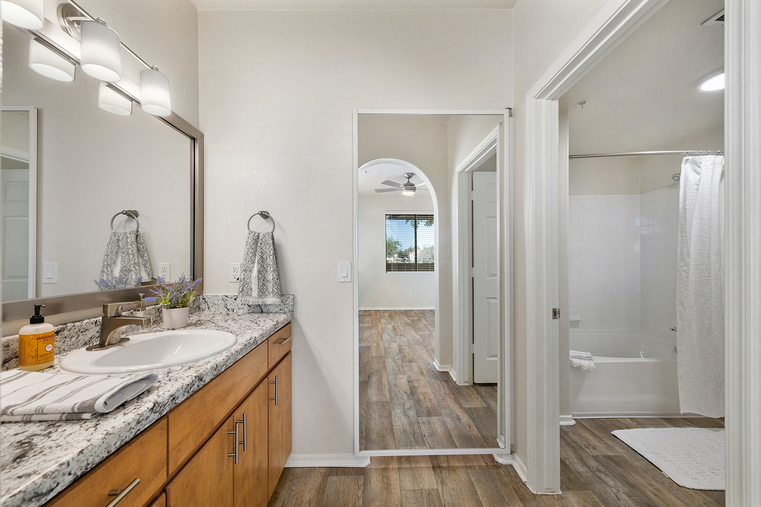 MAA Lyon's Gate Apartments, 3301 E Ray Rd, Gilbert, AZ - RentCafe