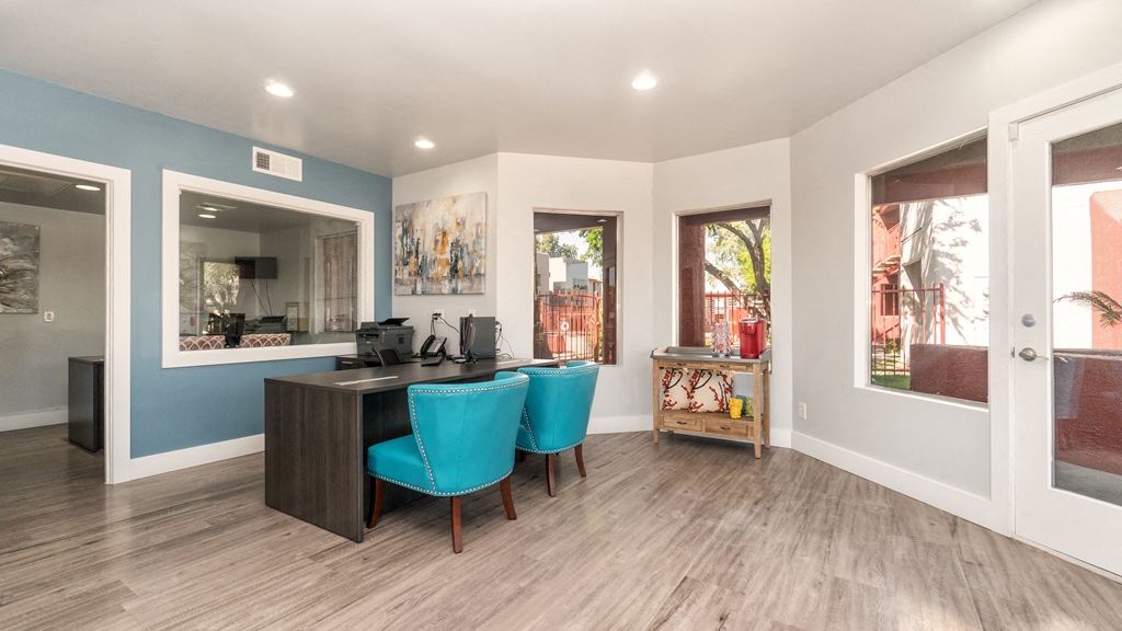 Country Gables | Apartments in Glendale, AZ