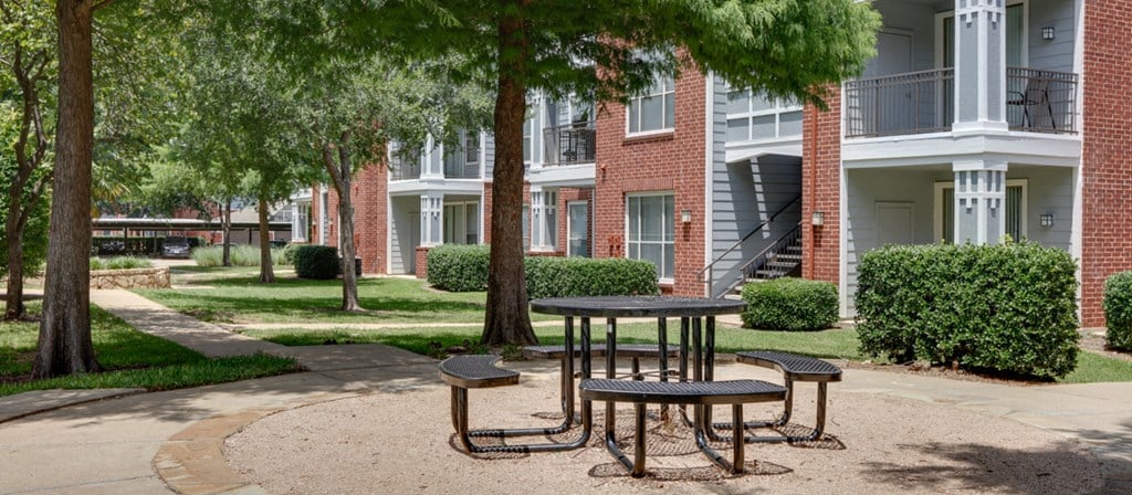 MAA Grand Courtyards Apartments, 525 W. Westchester Parkway, Grand ...