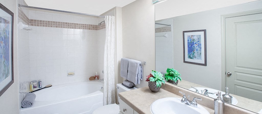 MAA Fall Creek Apartments, 8440 N Sam Houston Pkwy E, Humble, TX - RentCafe