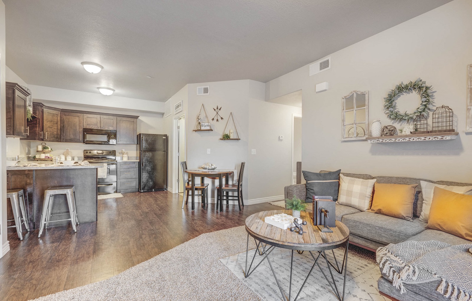 West Valley UT Apartments | Pinnacle Highbury
