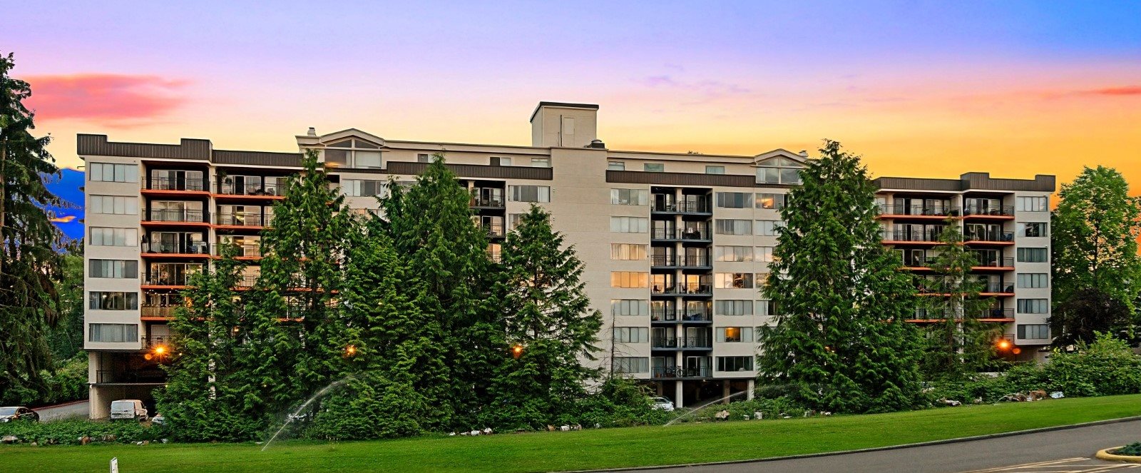 Luxe at Meridian | Apartments in Seattle, WA